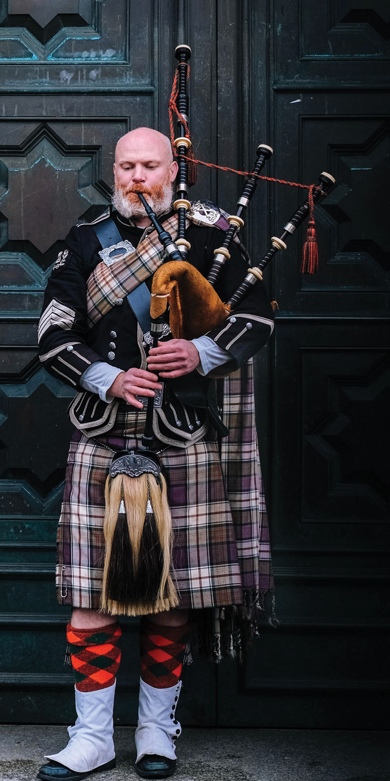 The Loch Ness Pipers